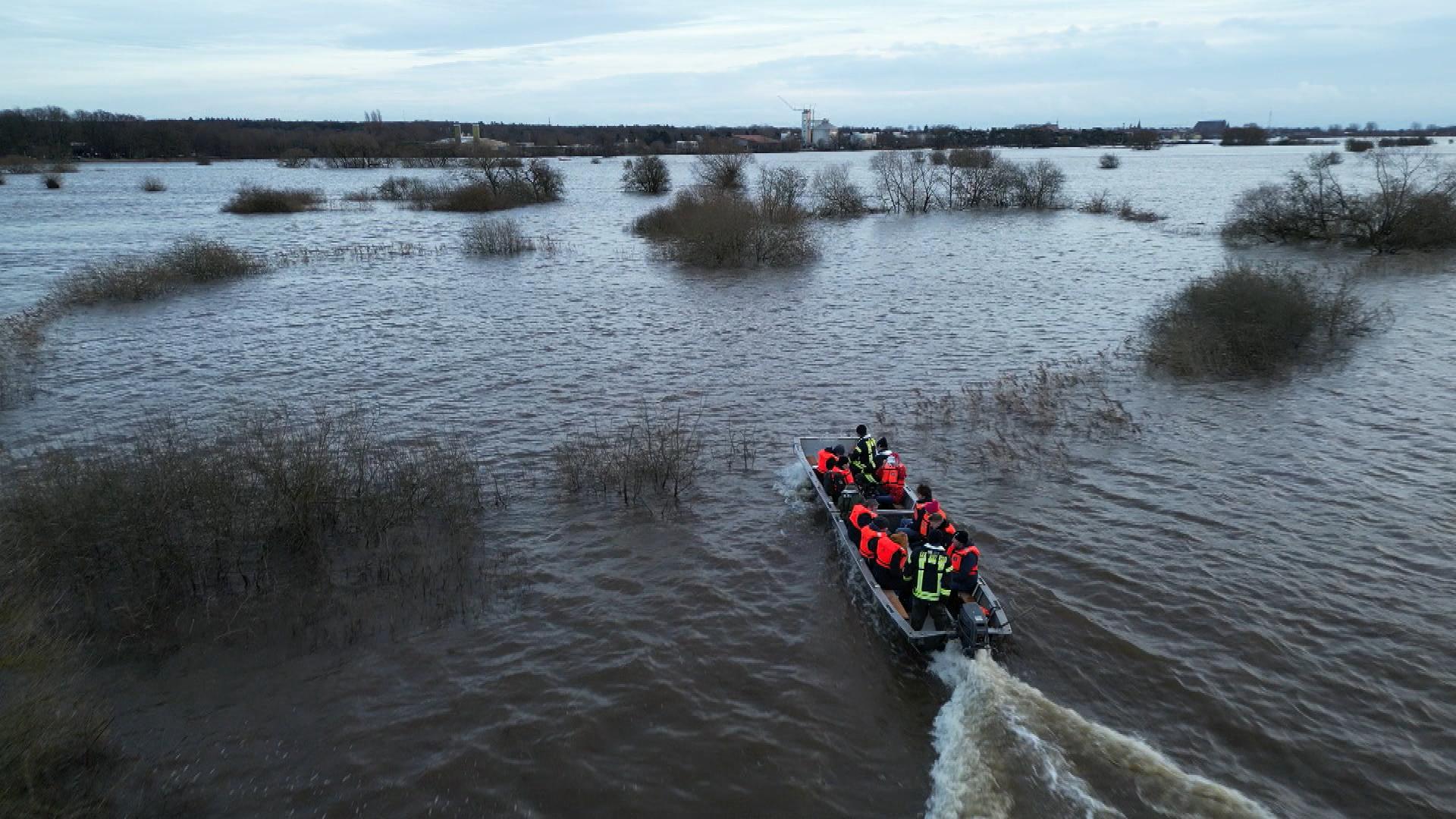 Kampf gegen das Hochwasser - Kamera Zwei